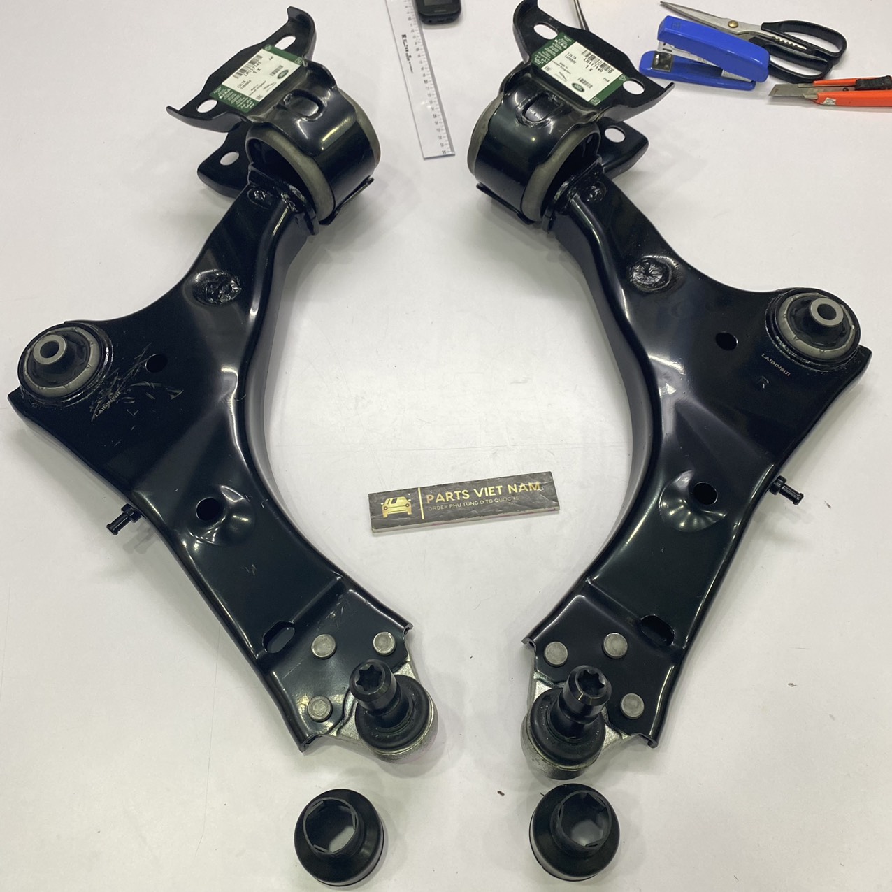 Càng A trước phải Land Rover Discovery Sport đời 2015 - 2019. Hàng OEM ...