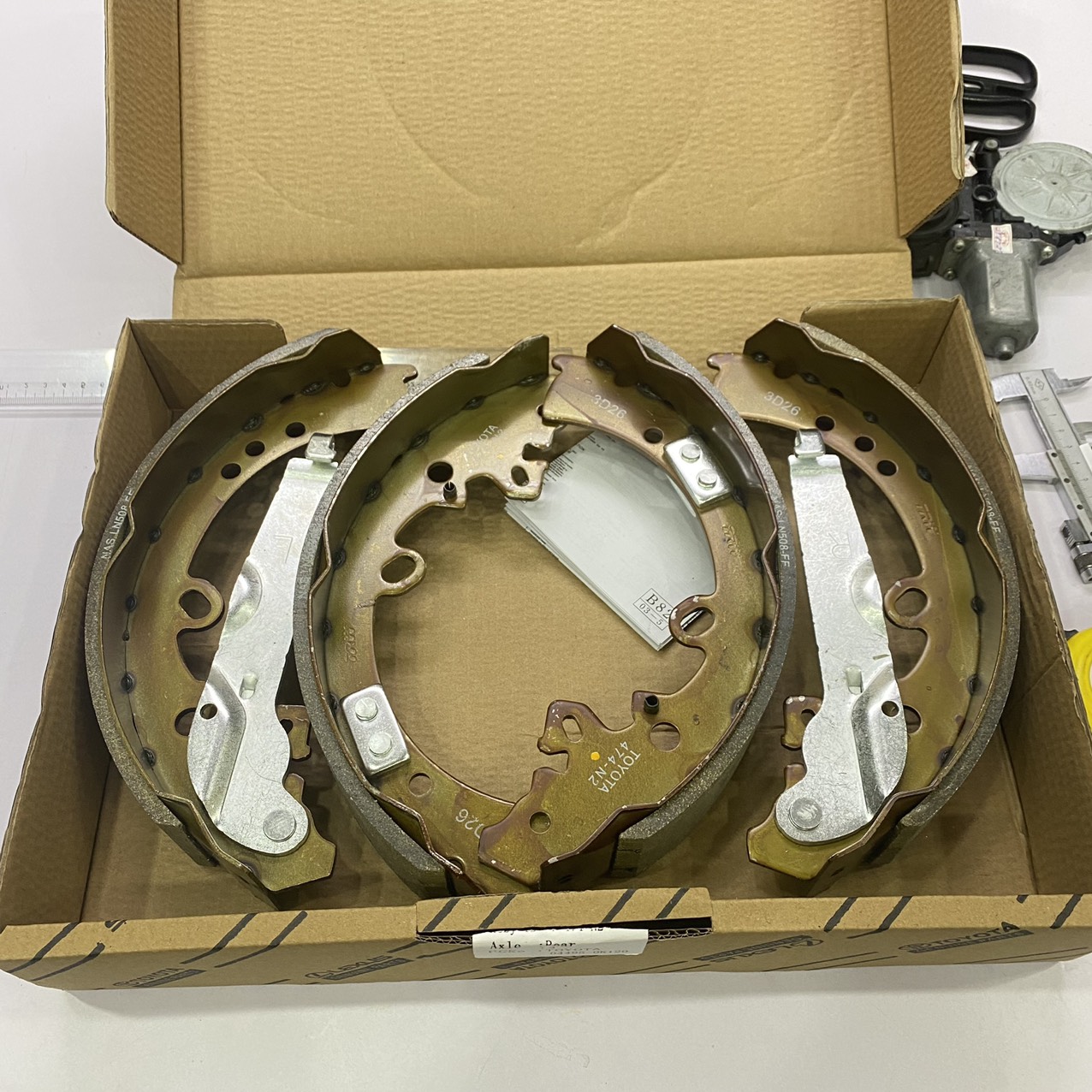 Má phanh sau guốc Toyota Fortuner, Hilux đời 2005 - 2012. Hàng cao cấp ...