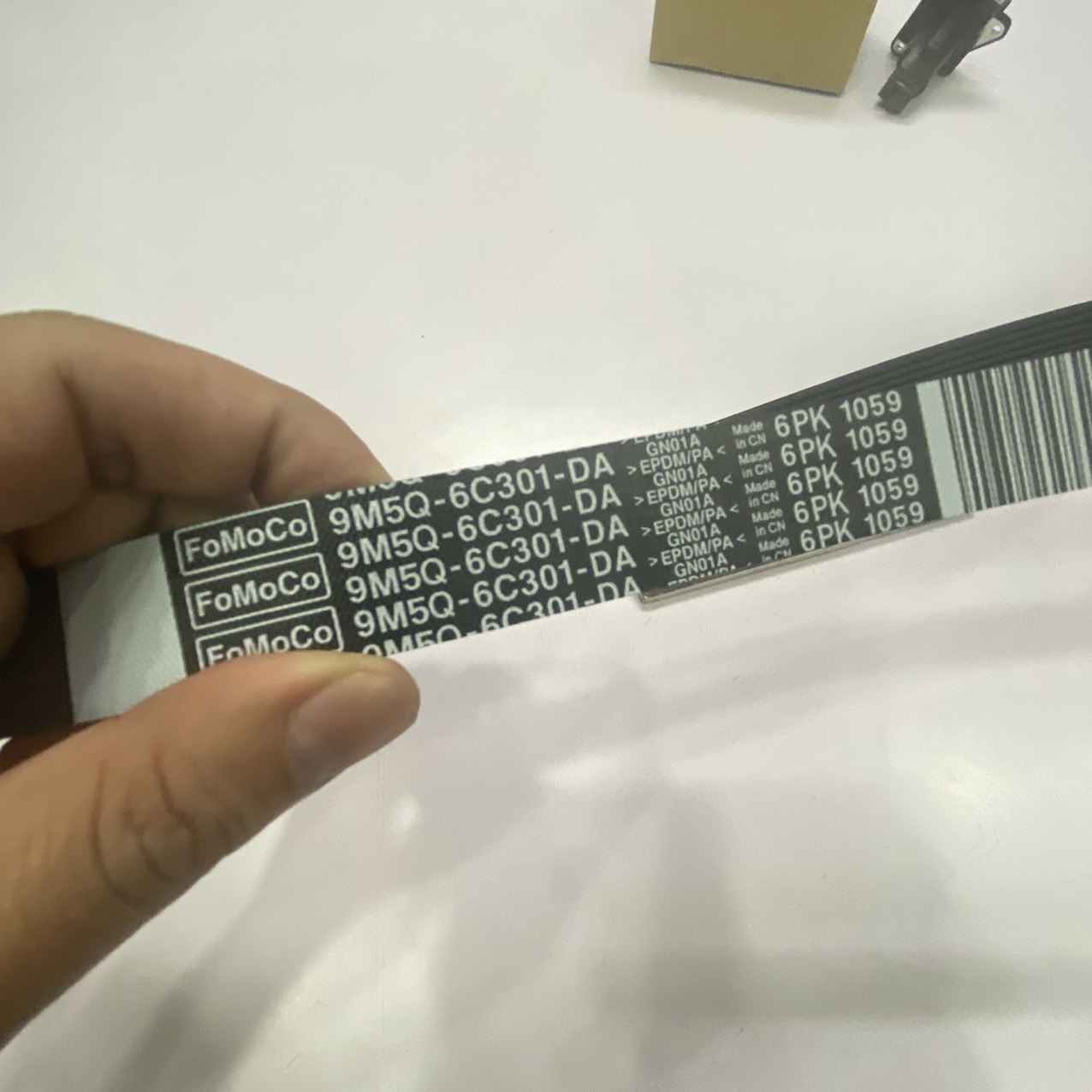 Dây curoa tổng Ford Focus 1.6 đời 2013 - 2019. Hàng chính hãng. Mã 9M5 ...