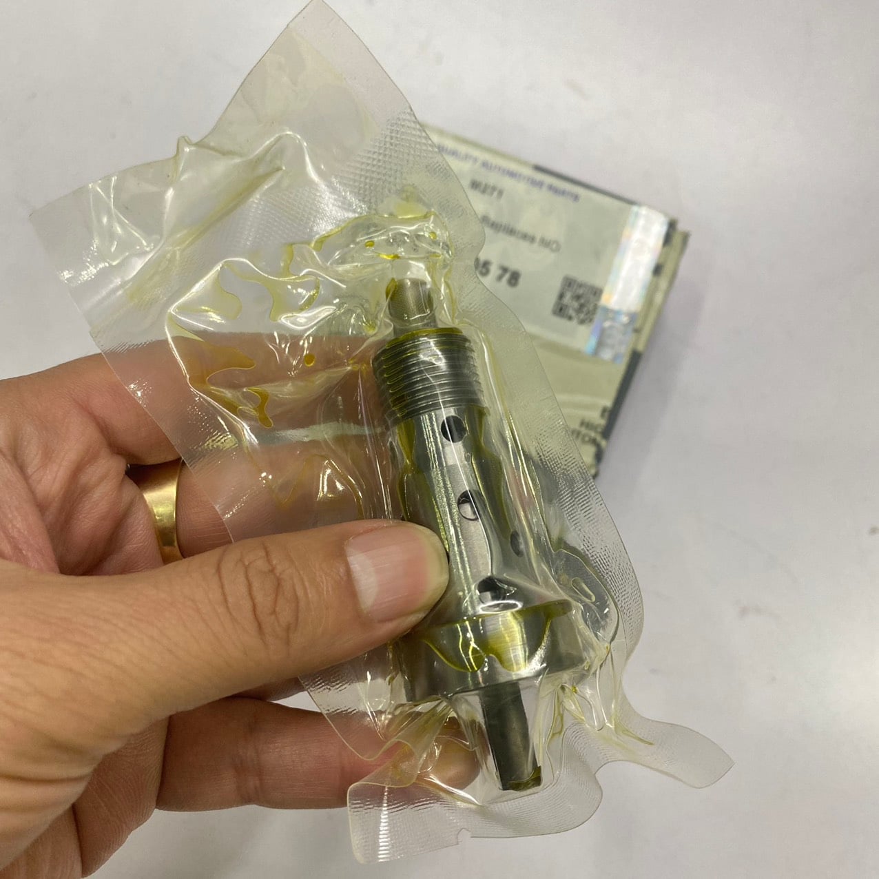 Van điều tiết cam Mercedes động cơ M271 hàng BMTSR. Mã A2710500578 ...