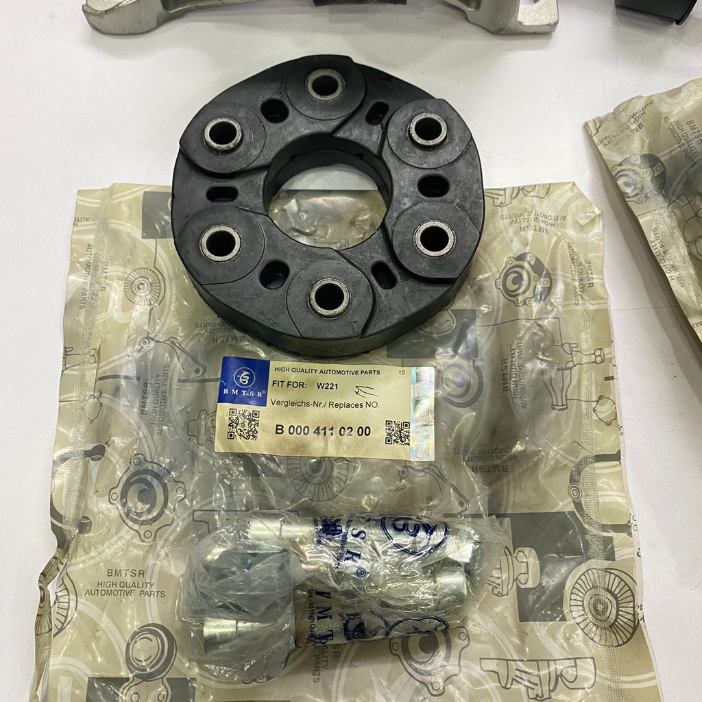 Cao su giảm giật các đăng cầu cau Mercedes W211, E200, E220, E270, E32 ...