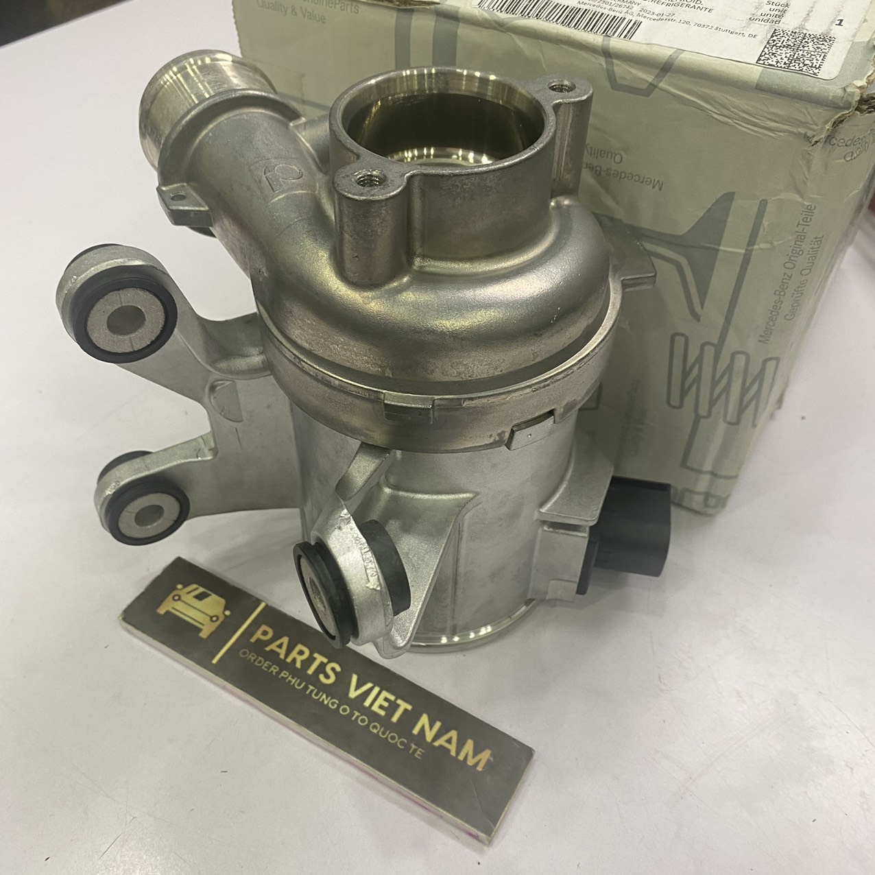 Bơm nước động cơ Mercedes W205 C200, C220, C250, C300, W213, E200, GLC ...