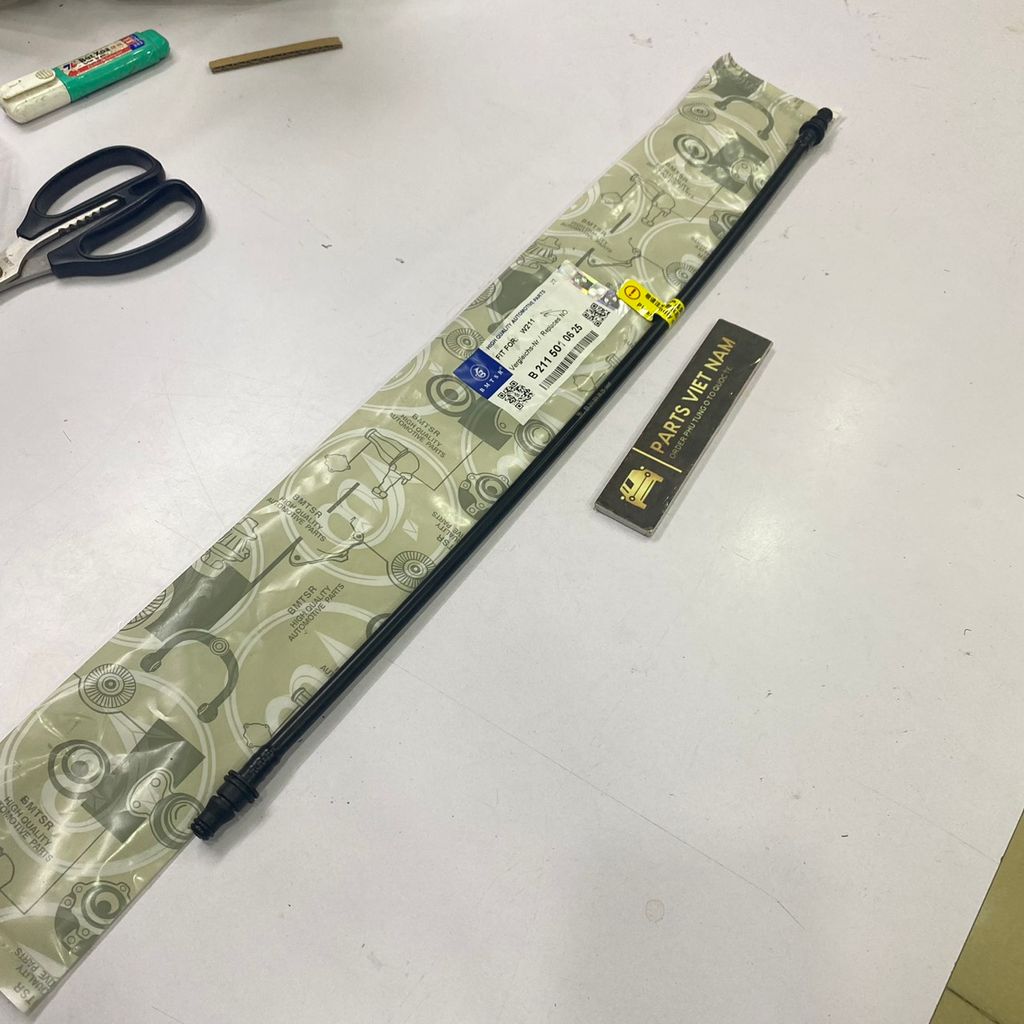 Ống nước hồi từ két nước đến bình nước phụ Mercedes W211, E200, E220 ...