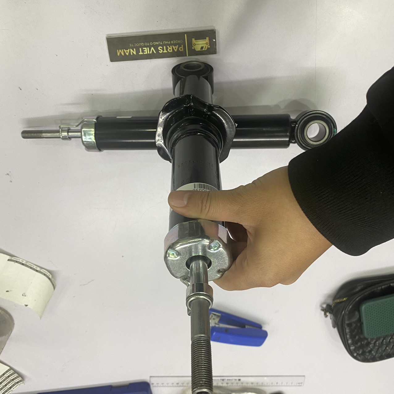 Giảm xóc sau Toyota Corolla Altis máy 1.6, 1.8 và 2.0 đời 2013 - 2019 ...