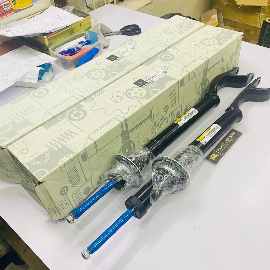 Giảm xóc trước Mercedes W253, GLC200, GLC250, GLC300, GLC350. Hàng Mer ...