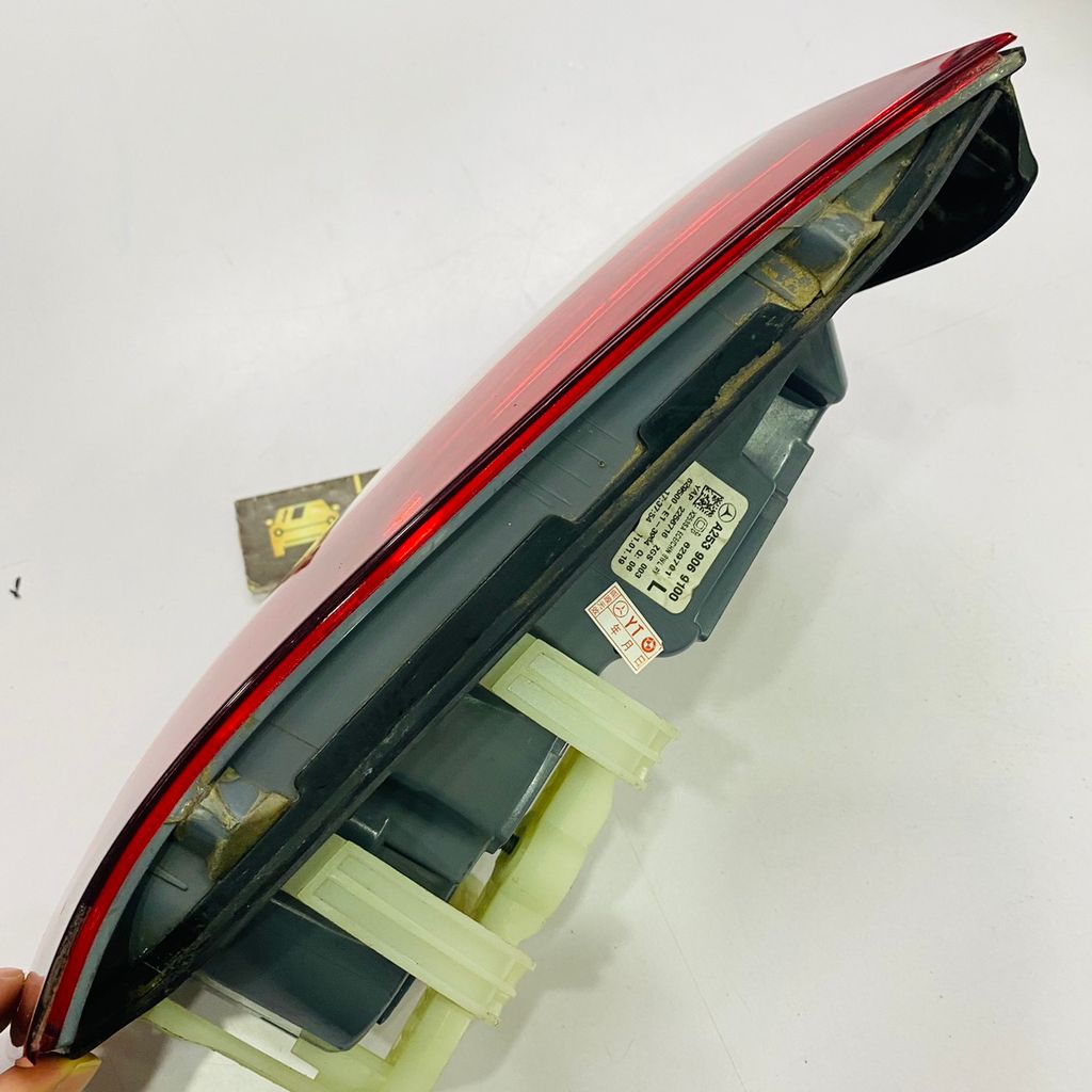 Đèn hậu trong bên lái Mercedes W253 GLC250, GLC300 đời 2016 - 2019. Hà ...
