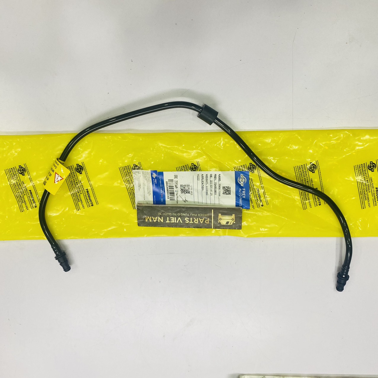 Ống nước hồi từ bình nước phụ Mercedes W222 S400L, S450, S500L, S600L ...