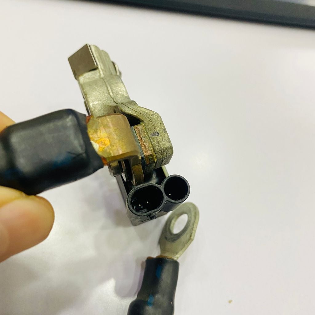 Dây điện ắc hoặc cáp quy hay cảm biến ắc quy Mercedes W204, C200, C350 ...