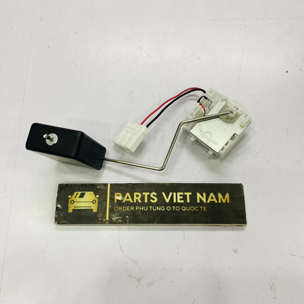 Phao báo xăng Ford Laser 1.6 và 1.8 đời 2000 - 2005. Hàng Taiwan. Mã C ...