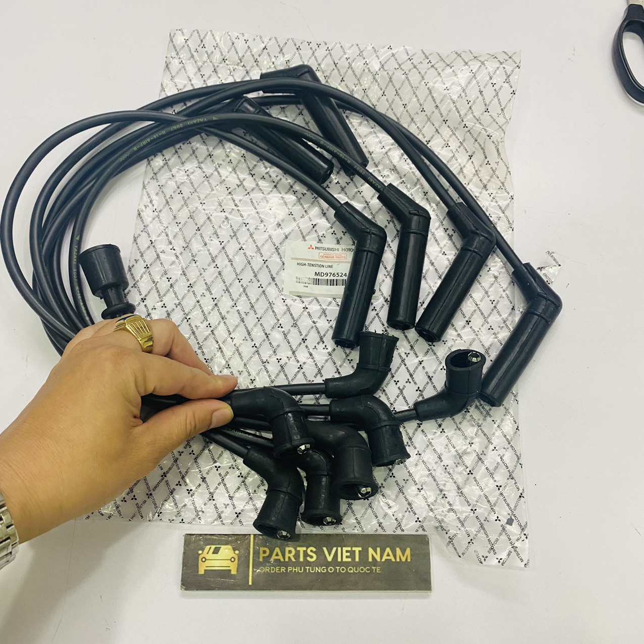 Dây cao áp Mitsubishi Pajero V33, V43 động cơ 6G72 đời 1990 - 2003. Hà ...