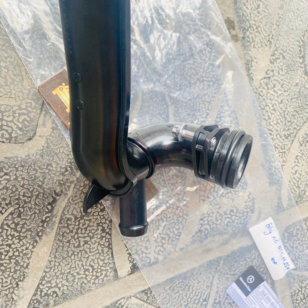 Ống nước làm mát Mercedes động cơ M264 C200, C300, C260, đời 2018 - 20 ...