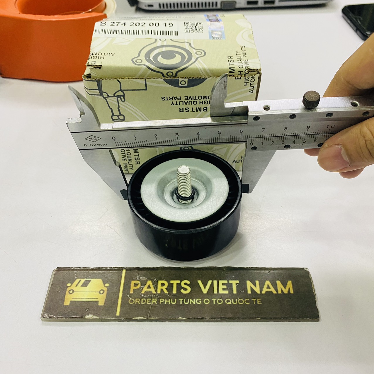 Bi tỳ hay puly tỳ trơn Mercedes W205 C200, C250, C300, C350, C63 AMG ...