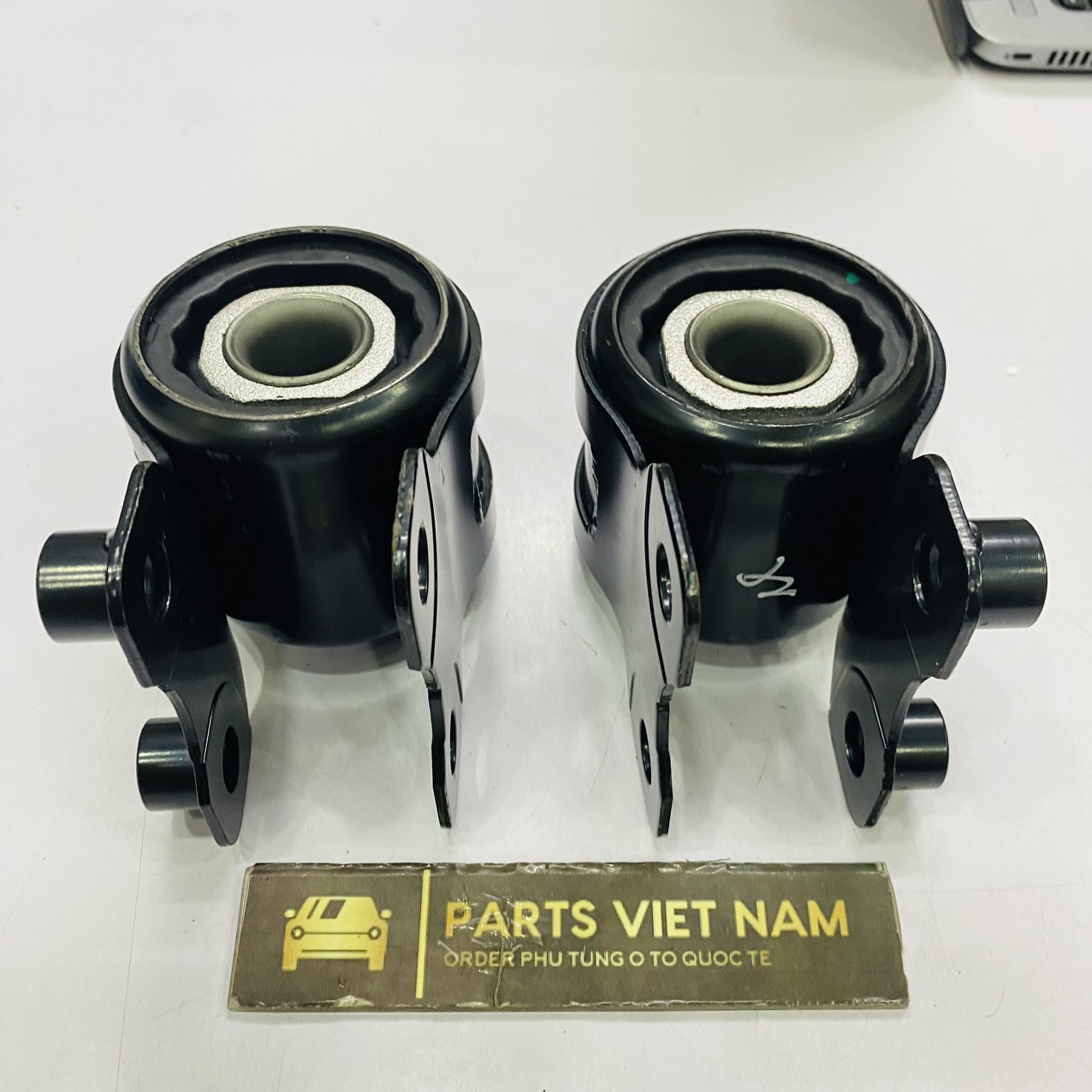 Cao su càng A to hoặc ca su đuôi càng Mazda 3, Ford Focus. – Parts Viet ...