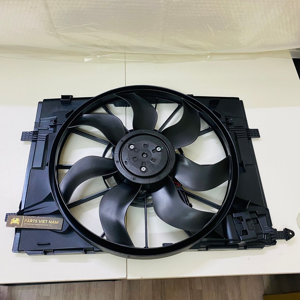 Quạt làm mát động cơ hoặc cụm lồng quạt két nước Mercedes W205. – Parts ...