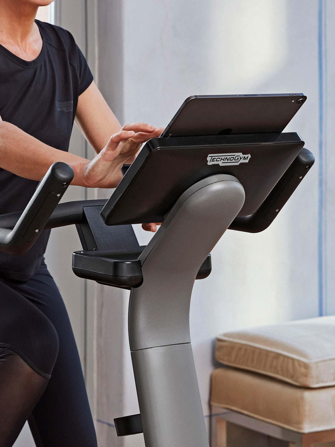 XE ĐẠP TECHNOGYM – LifeGym