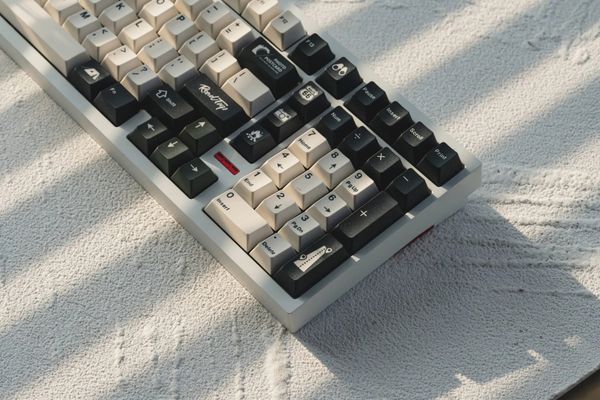 MR98 Keyboard Kit – The Keebs Store