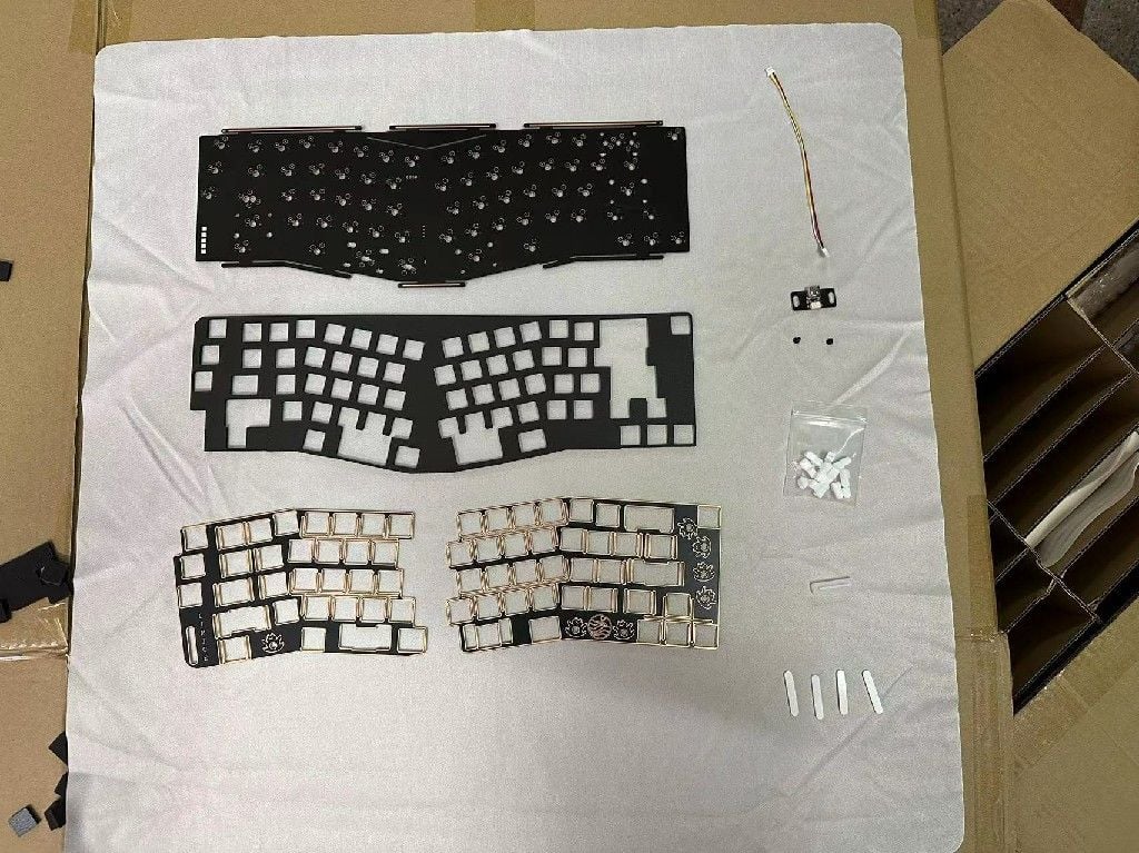 DIMI Alice Keyboard Kit – The Keebs Store