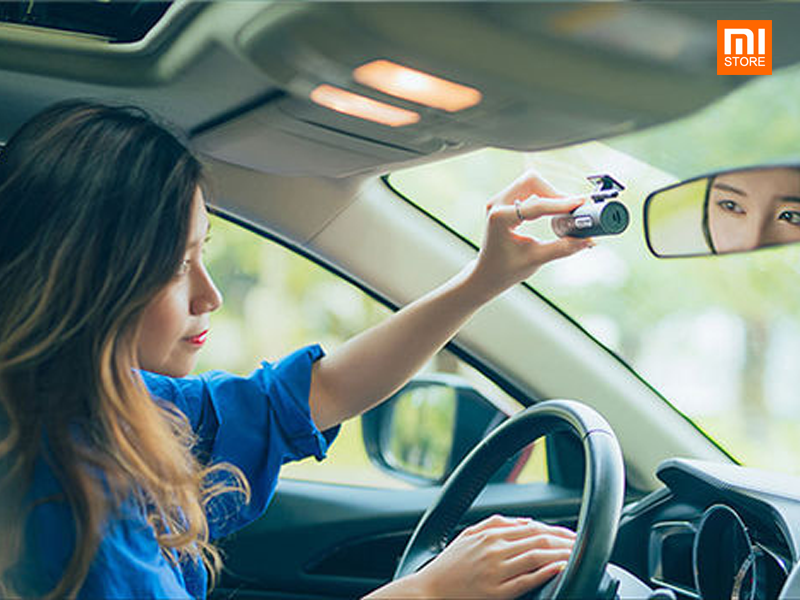 Camera hành trình MiDrive D01 – Xiaomi Store