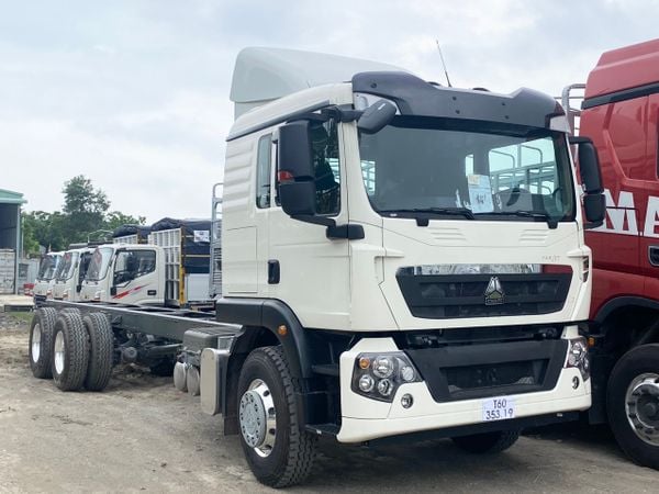 XE TẢI HOWO MAX 3 CHÂN 15 TẤN (6x2) MÁY MAN – phumanxetaivn