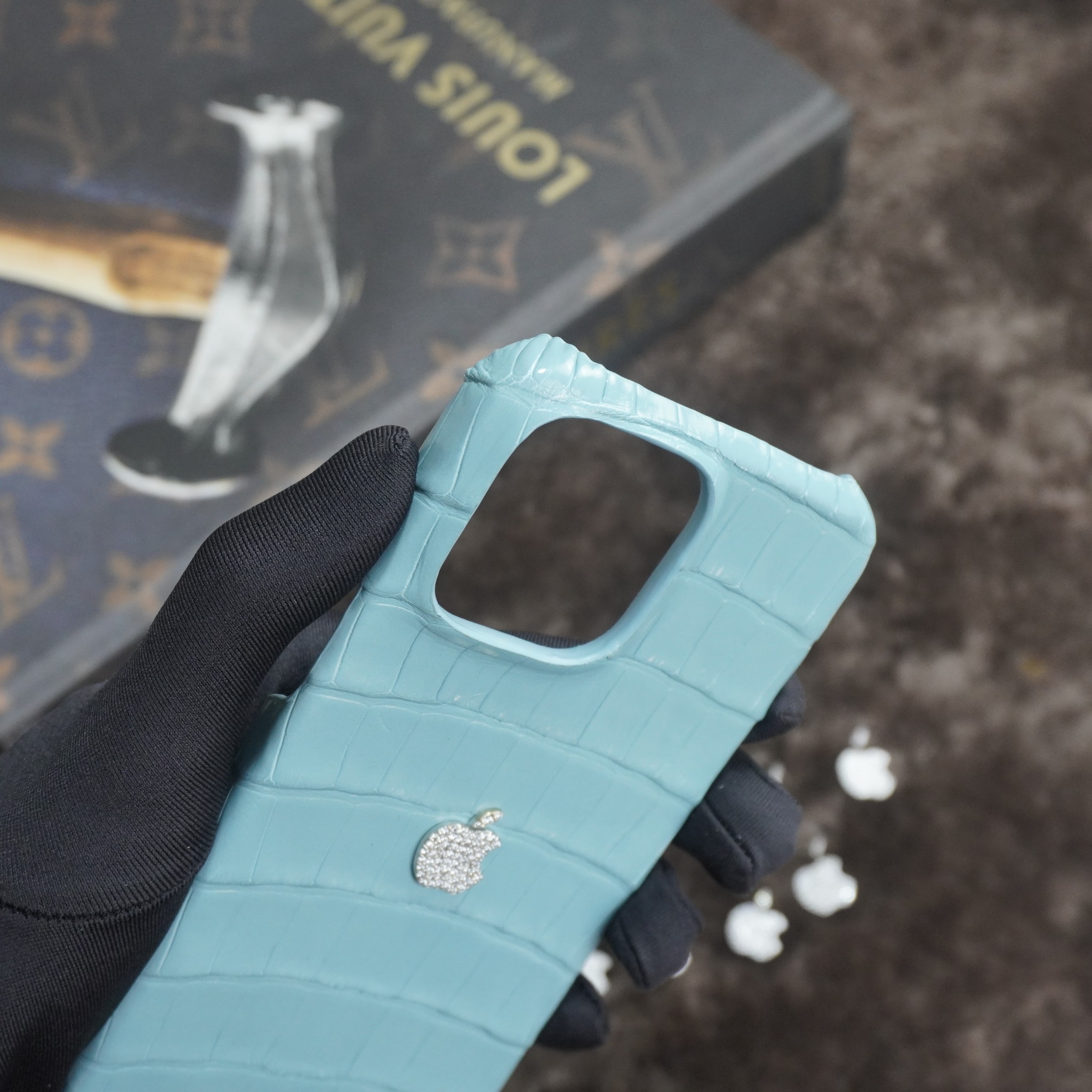 Ốp lưng iphone da cá sấu Alligator màu Sky Blue – H&Homies