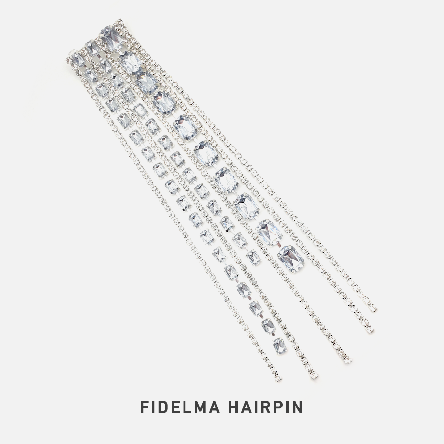 Fidelma - Vẻ đẹp từ phía sau