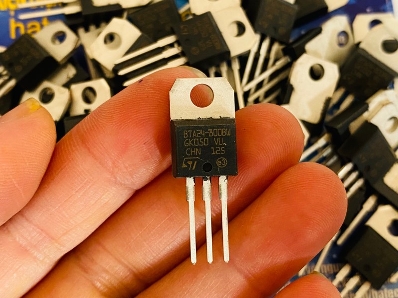 Triac BTA24 (24A - 800V) mới chính hãng