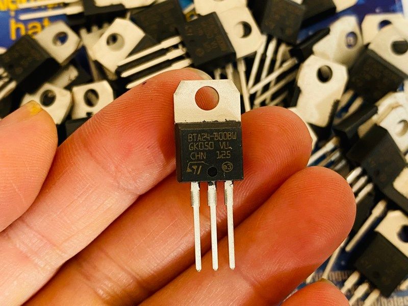 Triac BTA24 (24A - 800V) mới chính hãng