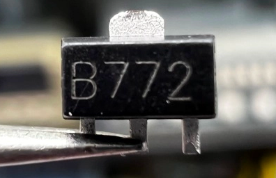 Linh kiện Transistor dán B772 772 3A 30V PNP
