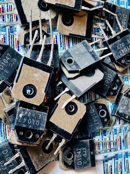 Linh kiện D1047 TRANSISTOR NPN 140V 12A (Tháo máy)