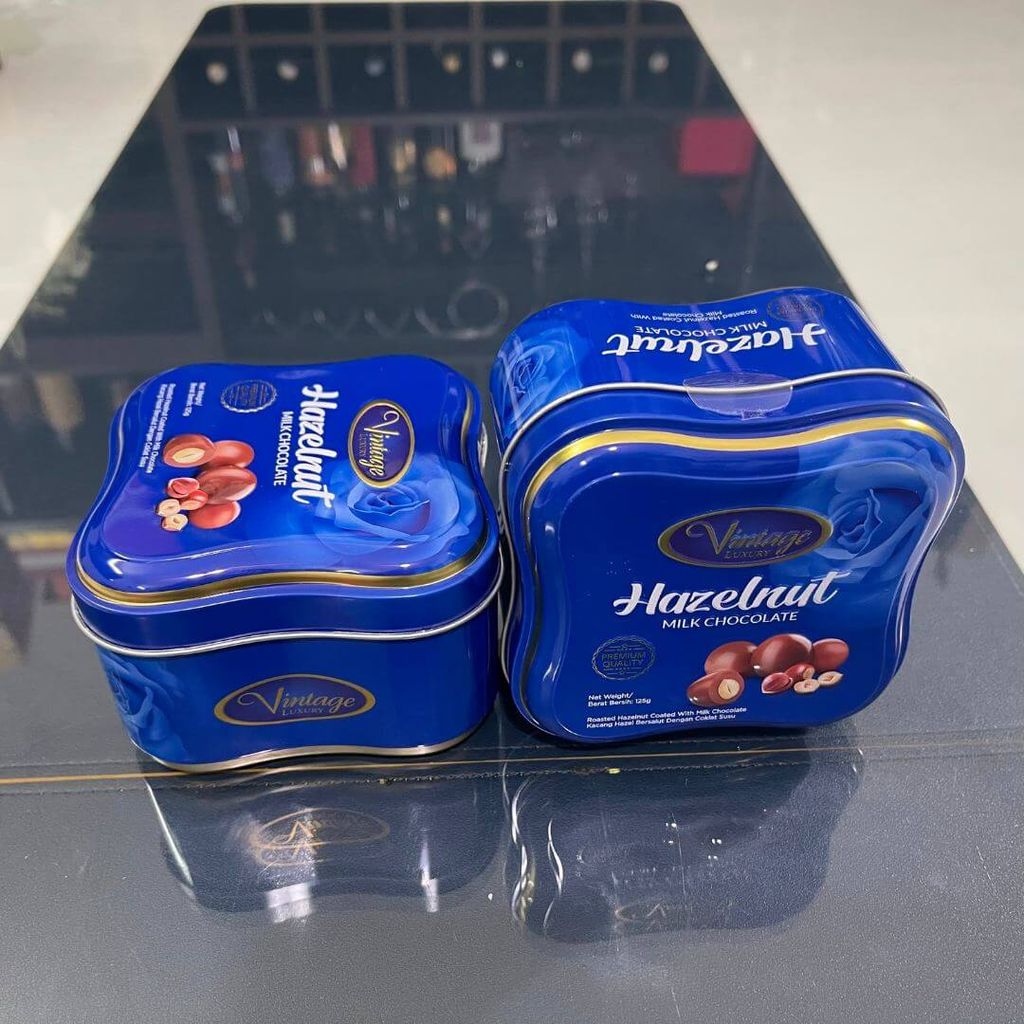Hộp Socola Sữa Hạt Phỉ Hazelnut Vintage Luxury 125g Xanh – Cỏ Sáu Lá ...