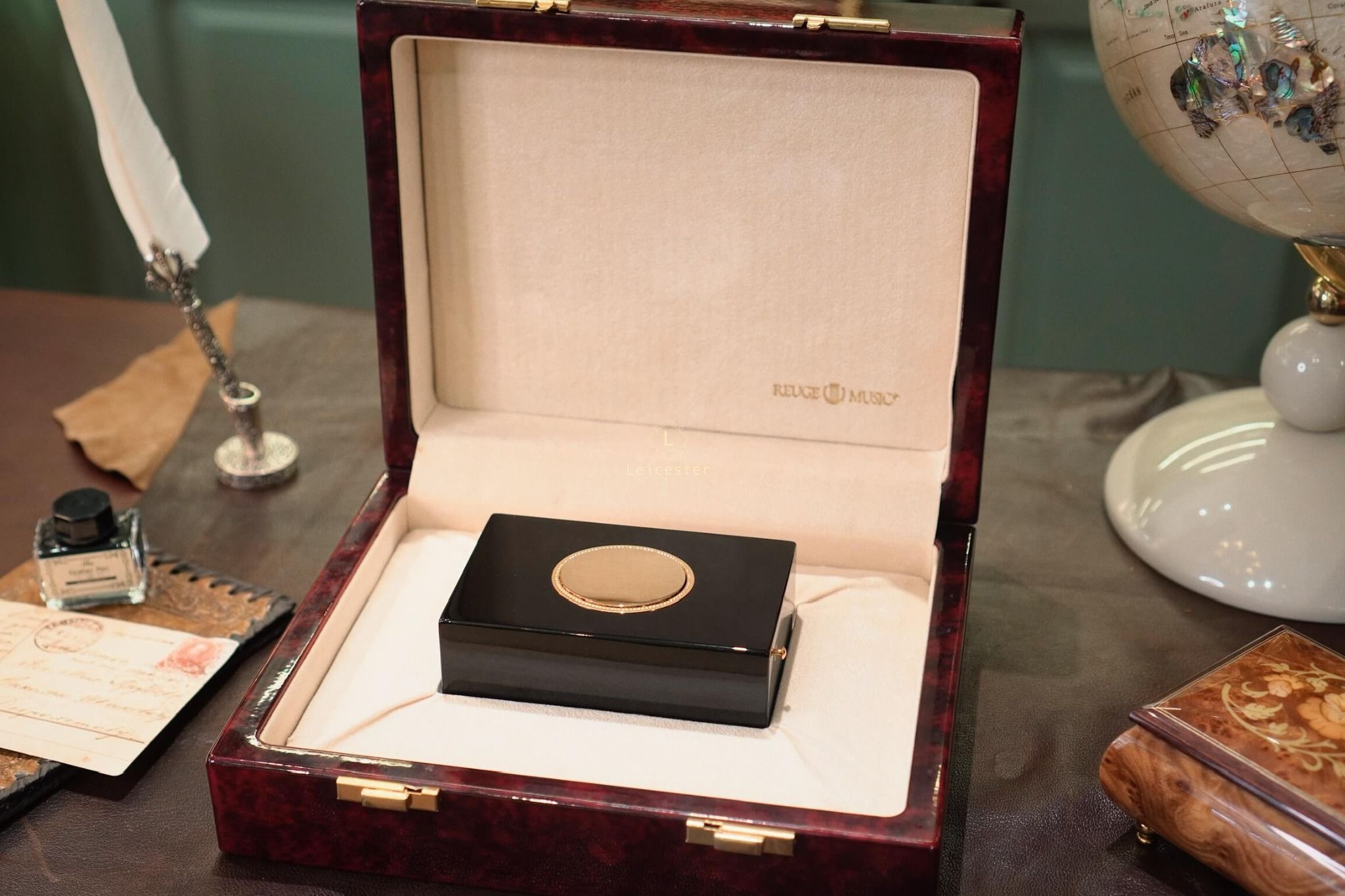 Reuge Music Singing Bird Box – Leicester