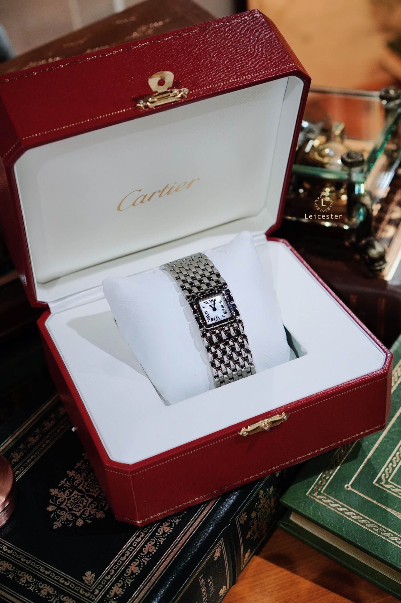 Cartier Panthère Ruban ref 2420 – Leicester