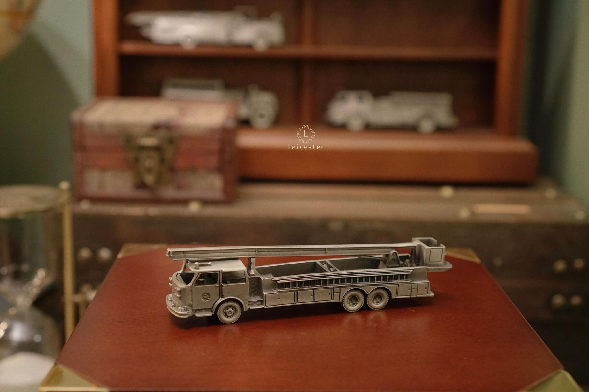 FIRE ENGINES OF THE WORLD SET PEWTER – Leicester