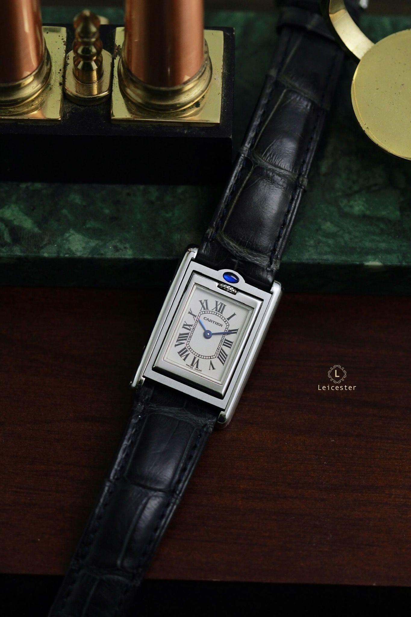 CARTIER TANK BASCULANTE REF 2386 – Leicester