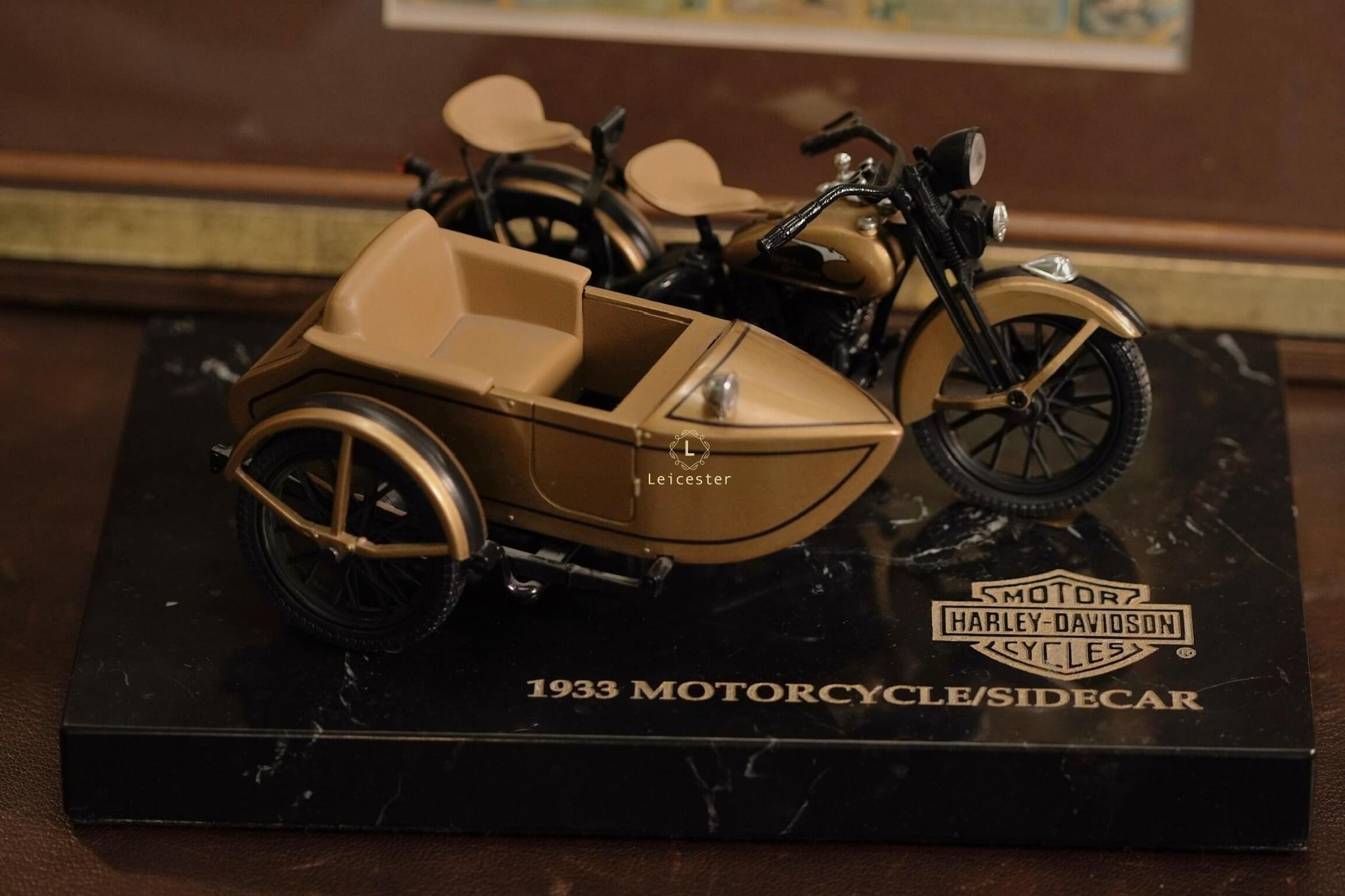 Harley-Davidson 1933 Motorcycle/Sidecar Bank Ultra Edition – Leicester