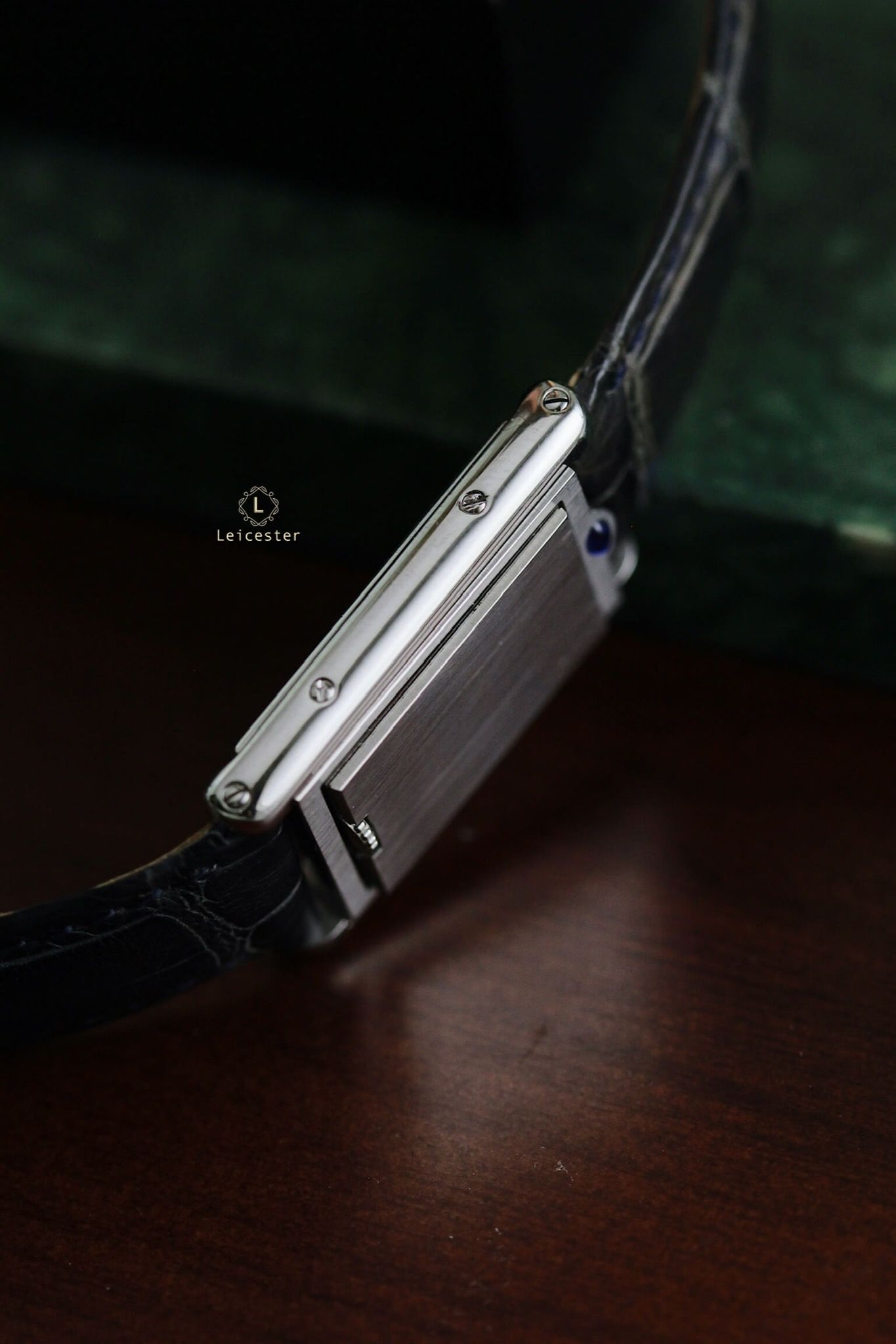 CARTIER TANK BASCULANTE REF 2386 – Leicester