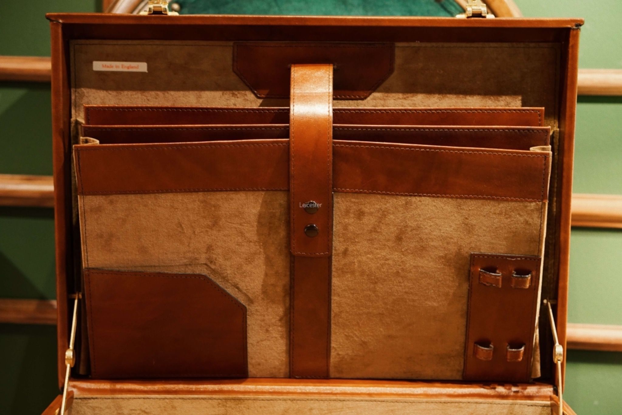 Vali Da Vintage – Leicester