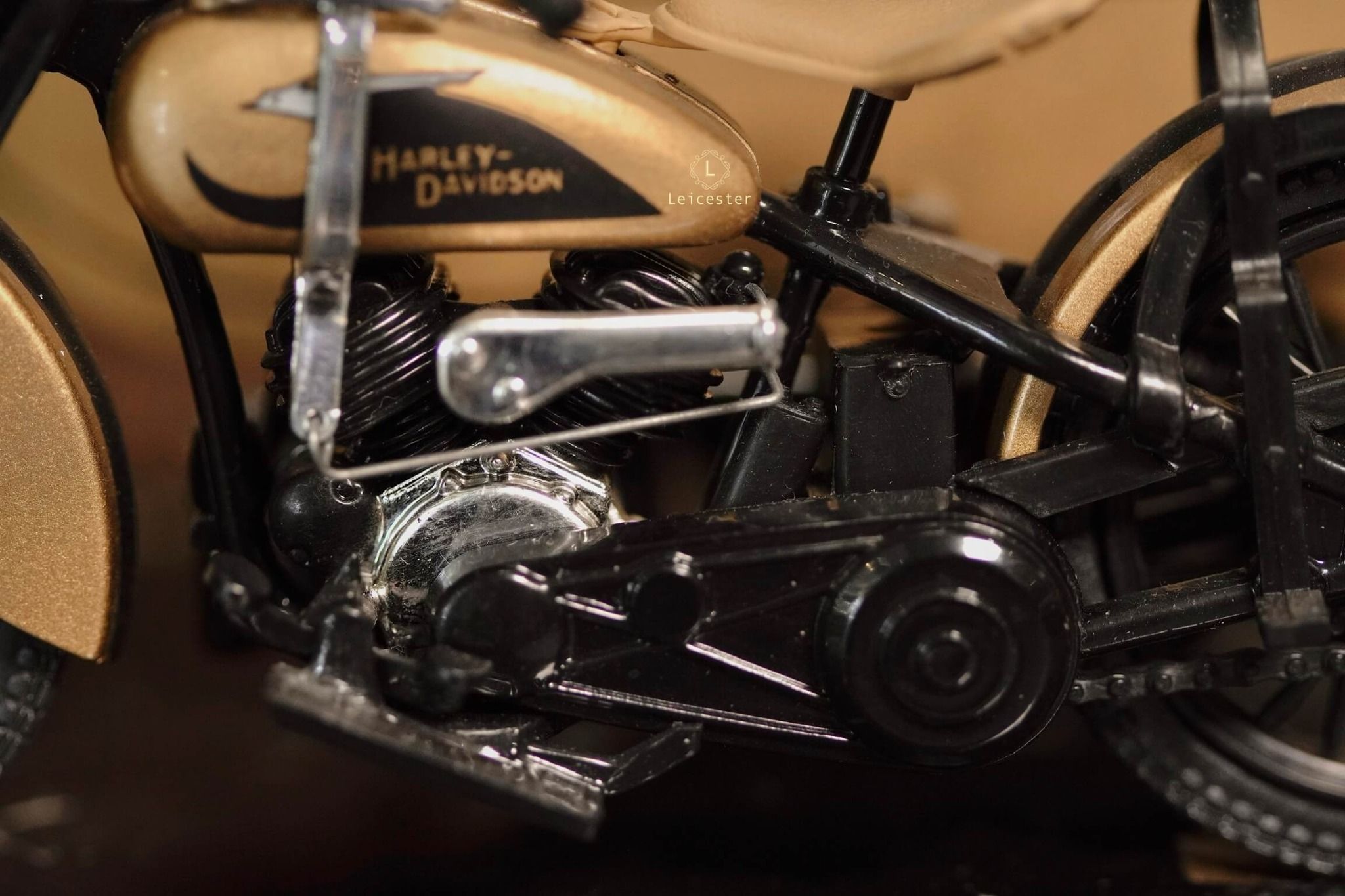 Harley-Davidson 1933 Motorcycle/Sidecar Bank Ultra Edition – Leicester