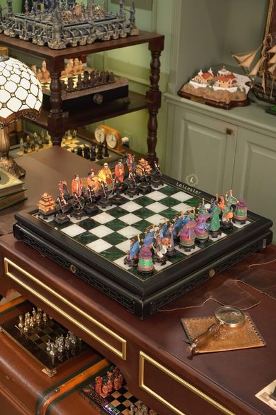 The Emperors of The Orient chess set – Leicester