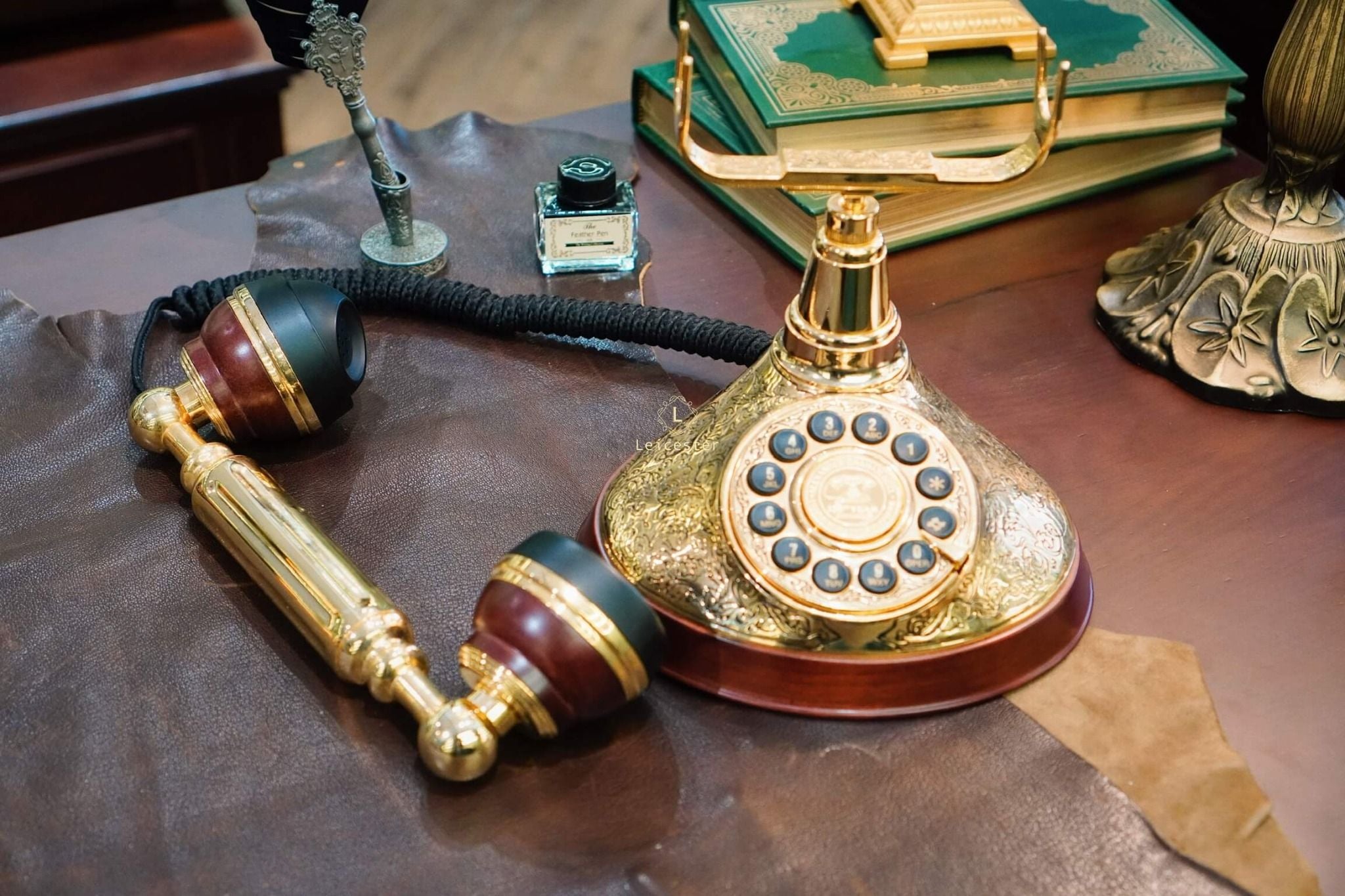 The Classic "Cradle" Phone – Leicester