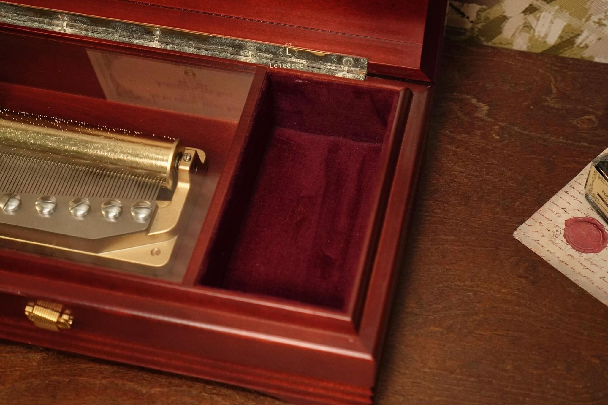 Orpheus Luxury Music Box 50 notes – Leicester