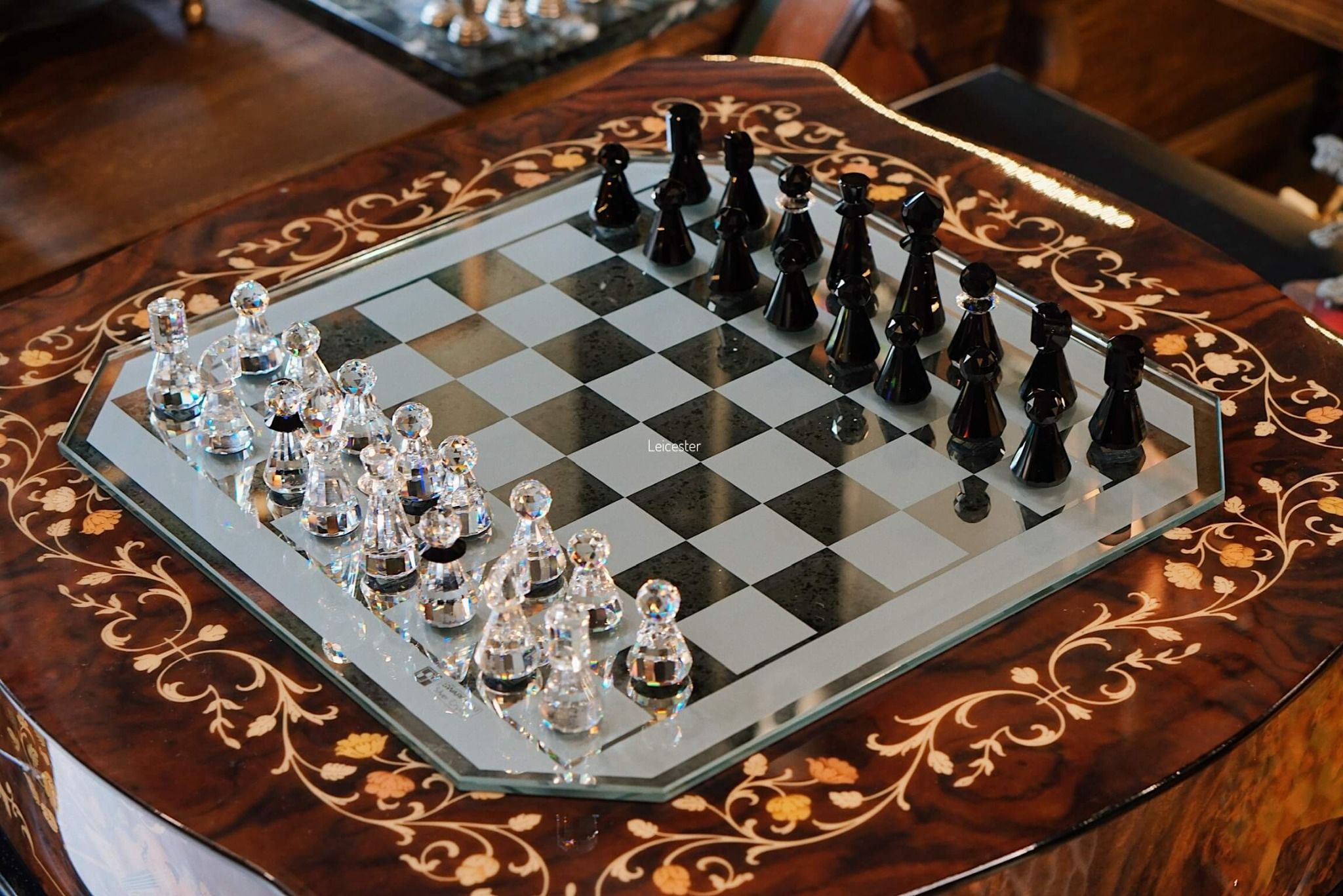 SWAROVSKI chess set – Leicester