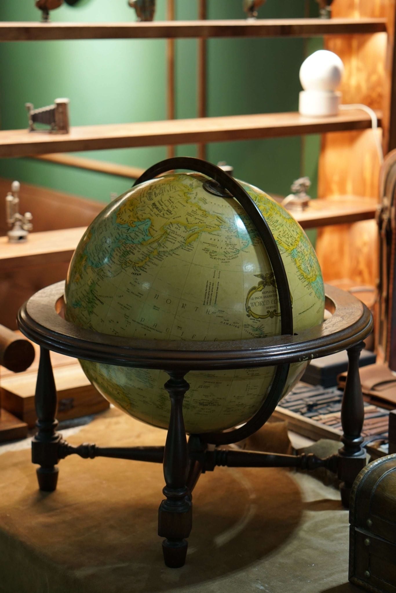 Quả địa cầu Replogle Colonial Globe Thế Giới – Leicester
