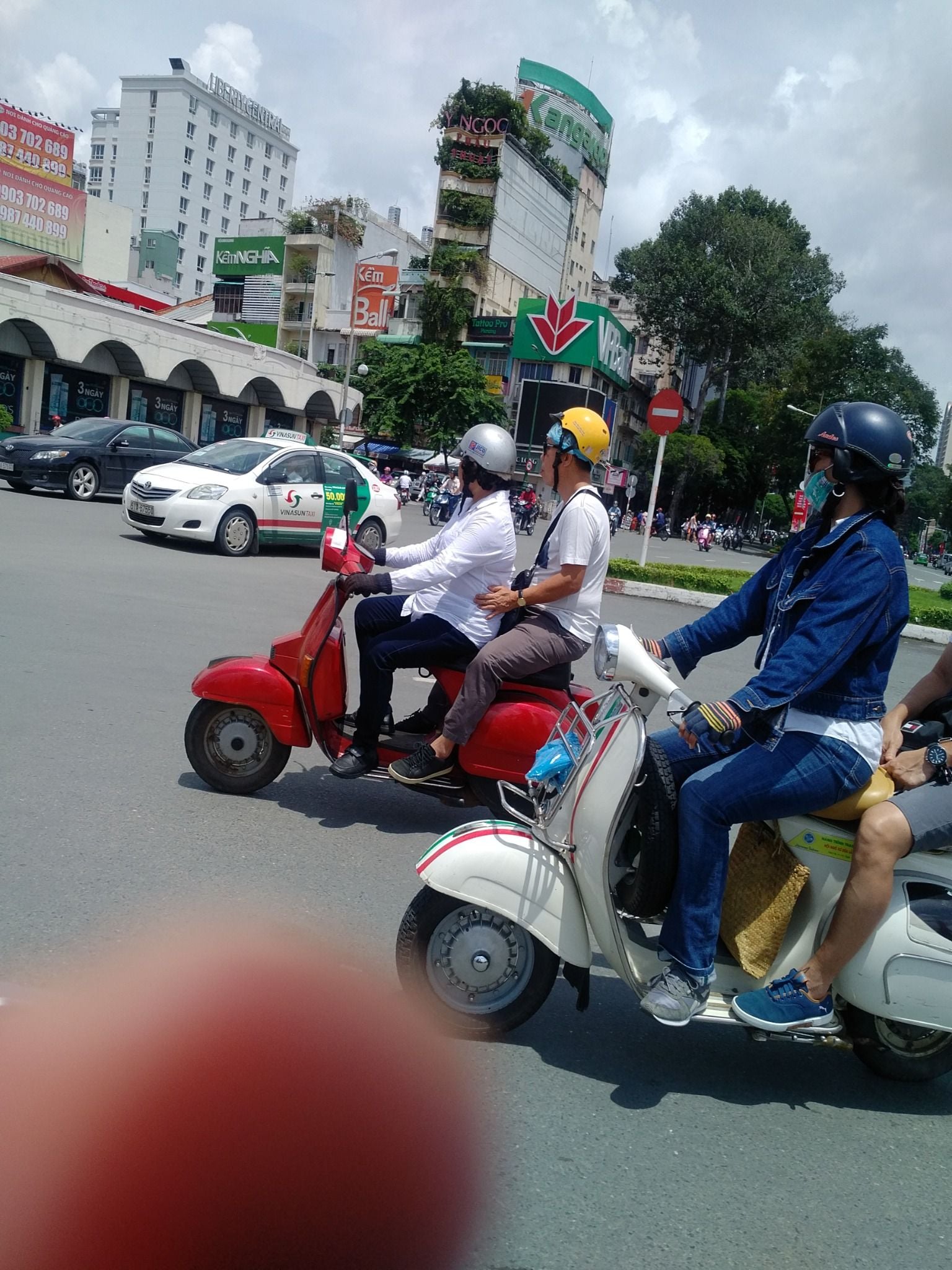 VESPA TOUR – SAIGON CRAFT BEER TOUR – sentotravel