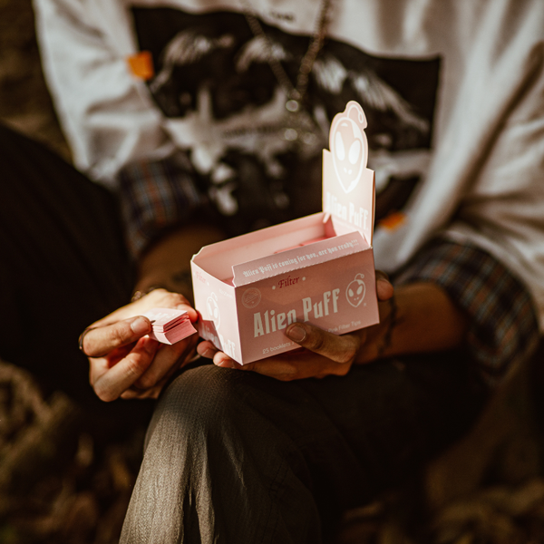 TIPS ALIEN– 420 LAB HEADSHOP