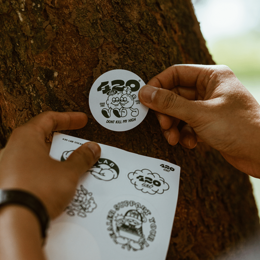 STICKER 420 LAB– 420 LAB HEADSHOP