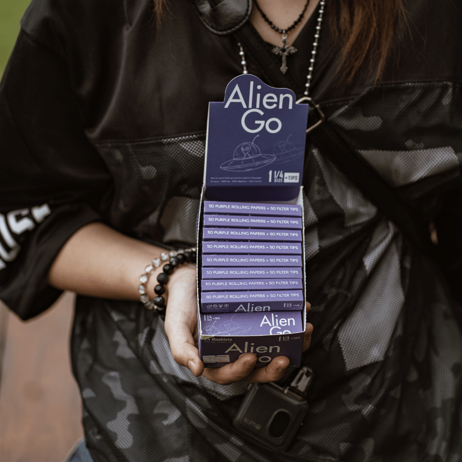 GIẤY CUỐN ALIEN GO NGẮN KÈM TIPS HP4203– 420 LAB HEADSHOP