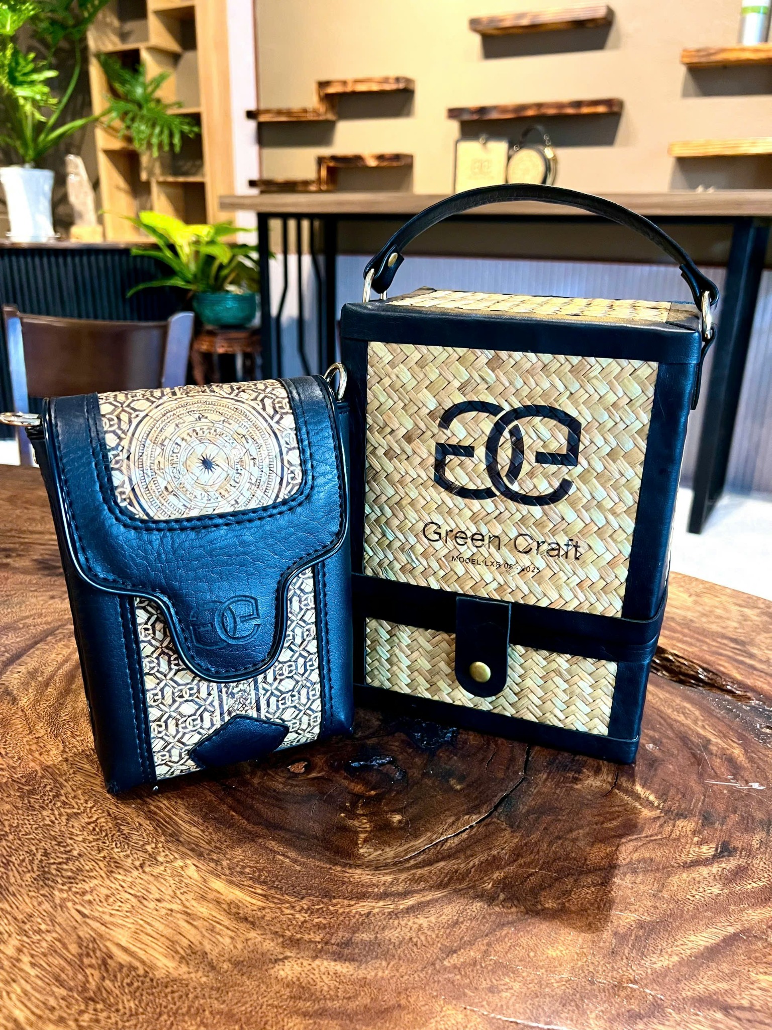 TÚI ĐEO CHÉO CỎ BÀNG LUXURY 05 – Green Craft - Miền Tây Xanh