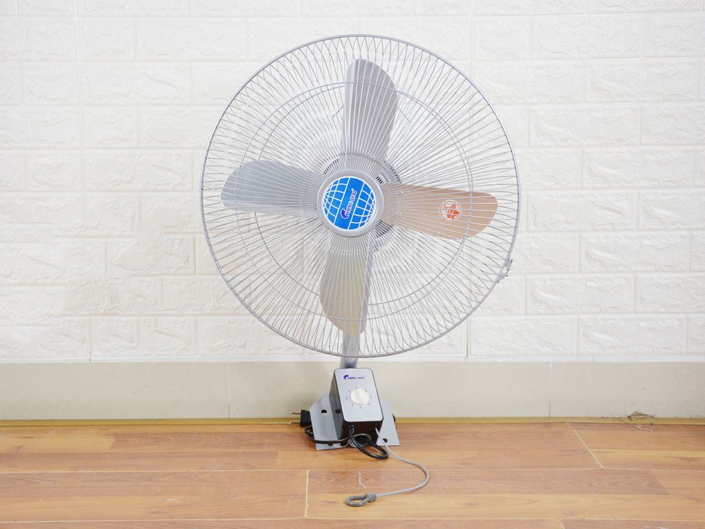 Quạt treo tường công nghiệp Ching Hai W9199