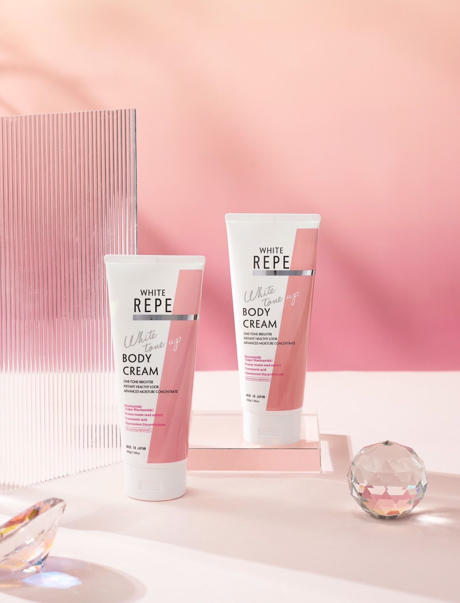 Kem dưỡng nâng tông da WHITE REPE TONE UP BODY CREAM (200gr) – Amok.Beauty
